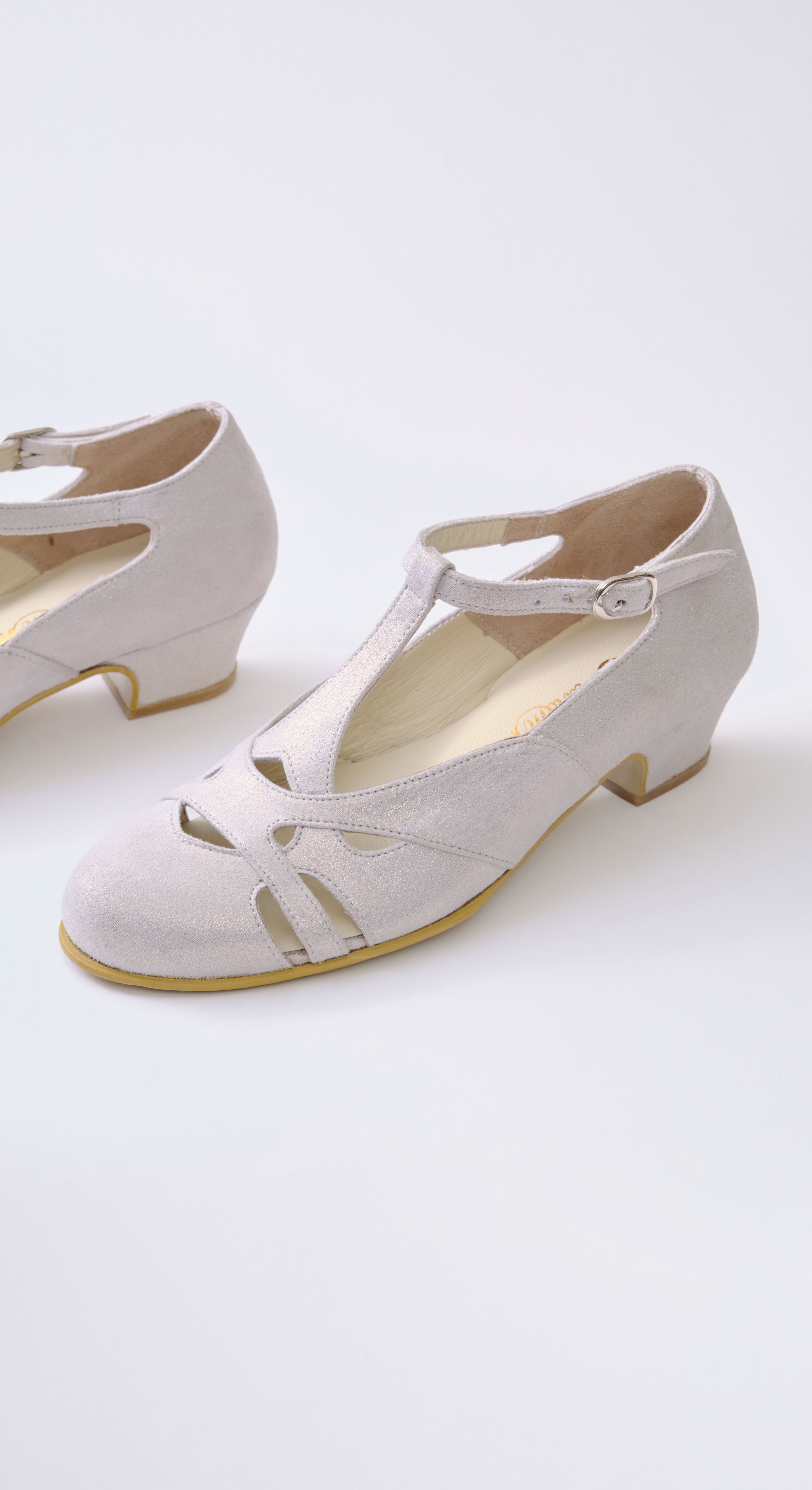 Spring Shiny Cream Suede 4 cm heel